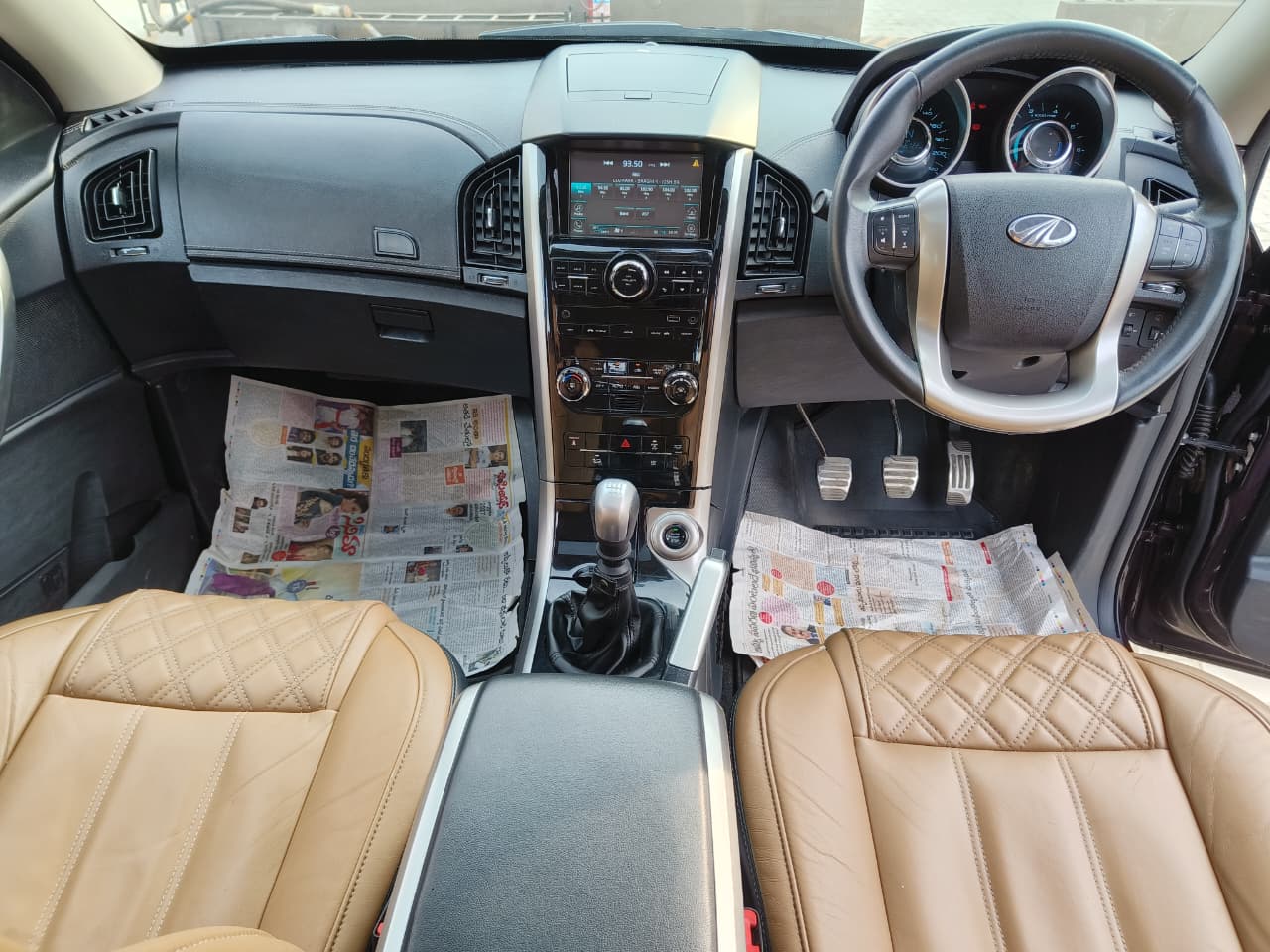 Buy Used Mahindra XUV500 W11 FWD Diesel of 2018 model @ 15,45,000 INR ...