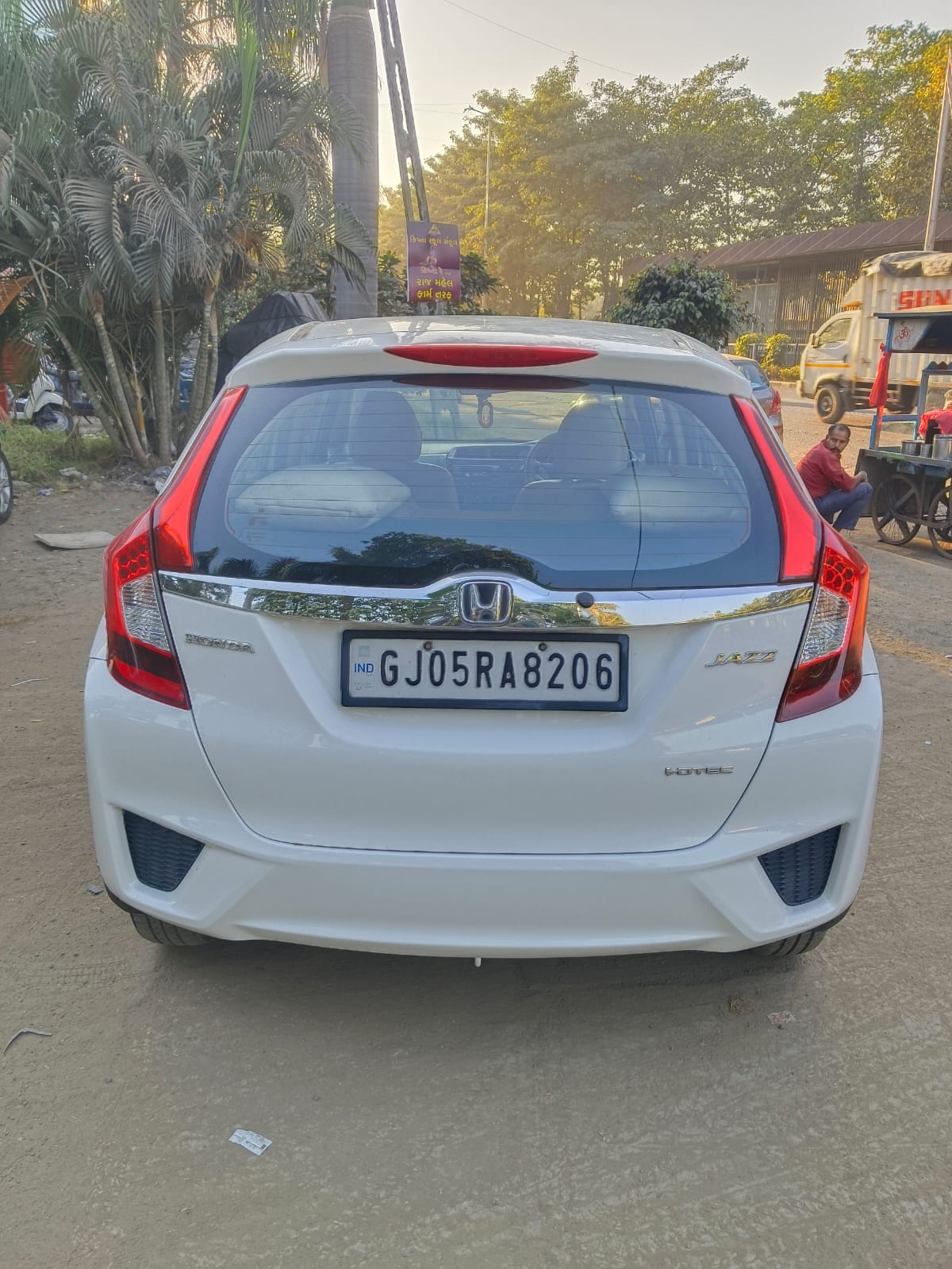 Buy Used Honda Jazz 1.5 S i DTEC of 2017 model @ 4,51,000 INR in Surat ...