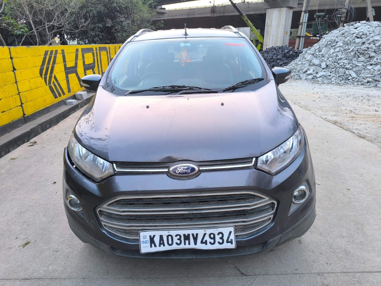 Buy Used Ford Ecosport 1.5 Ti VCT AT Titanium of 2015 model @ 4,25,000 ...