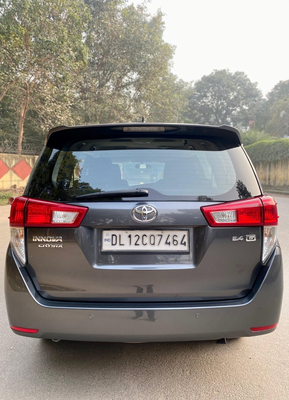 Buy Used Toyota Innova Crysta 2.4 G Plus MT BSIV of 2019 model @ 13 ...