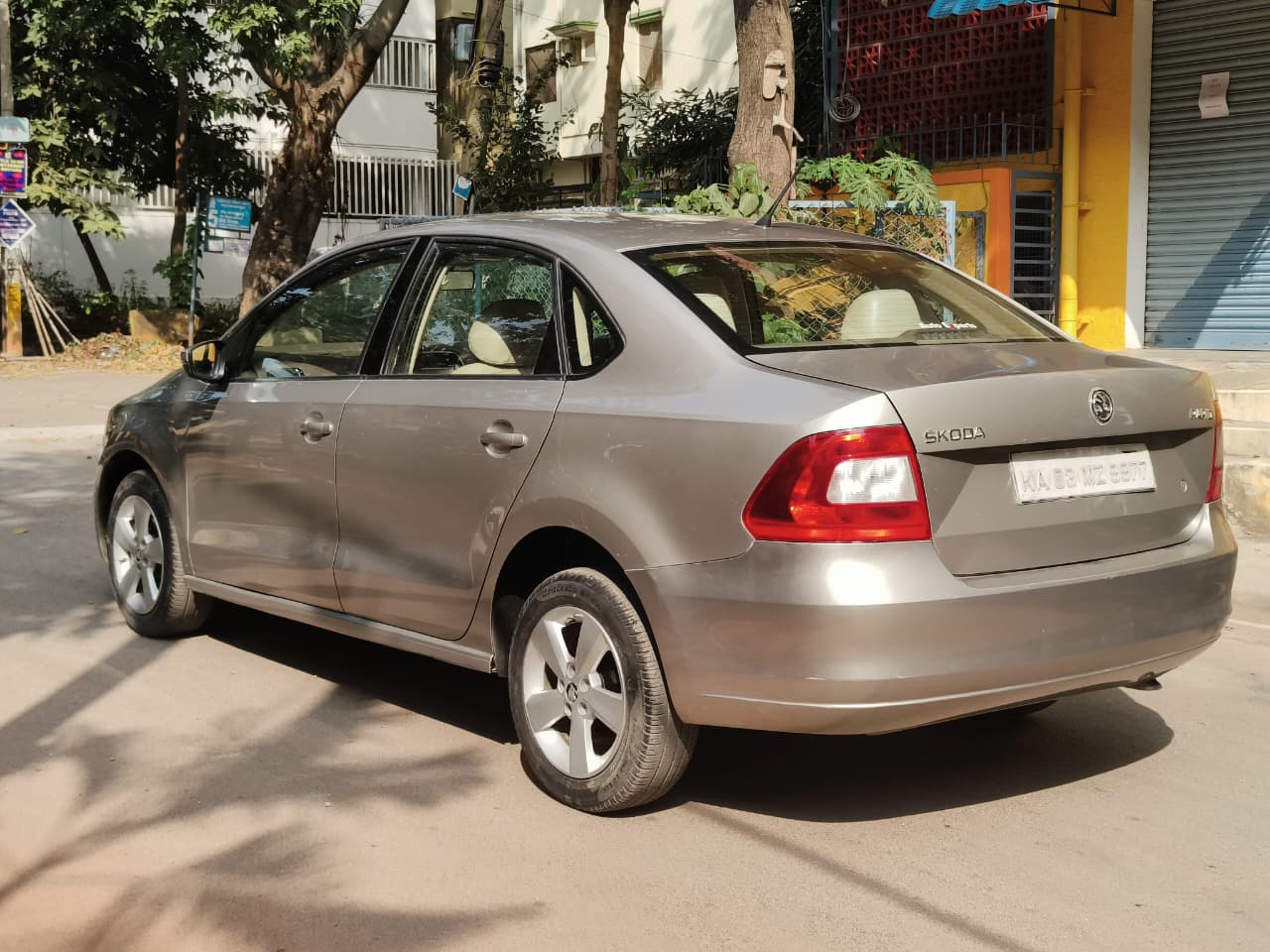 Buy Used Skoda Rapid 1.5 TDI Ambition of 2016 model @ 5,75,000 INR in Bangalore - 5056371 ...