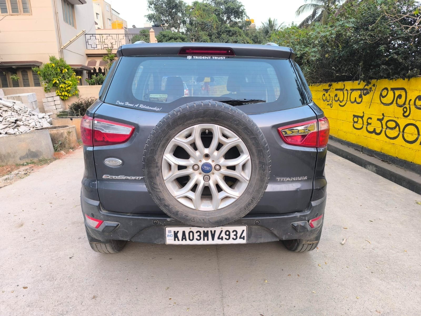 Buy Used Ford Ecosport 1.5 Ti VCT AT Titanium of 2015 model @ 4,25,000 ...