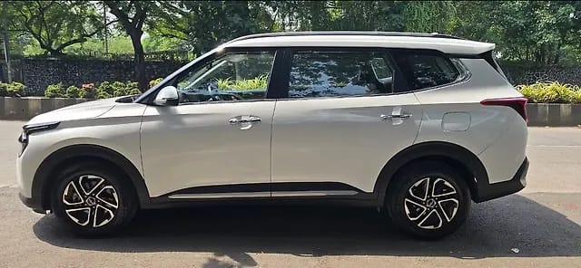 Buy Used Kia Carens Luxury Plus iMT of 2023 model @ 13,00,000 INR in Mumbai - 4947732 ...