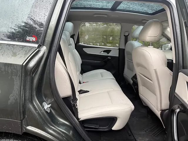 Buy Used Mahindra XUV700 AX5 7 Str Diesel AT of 2025 model @ 26,25,000 INR in Mumbai - 4891560 ...