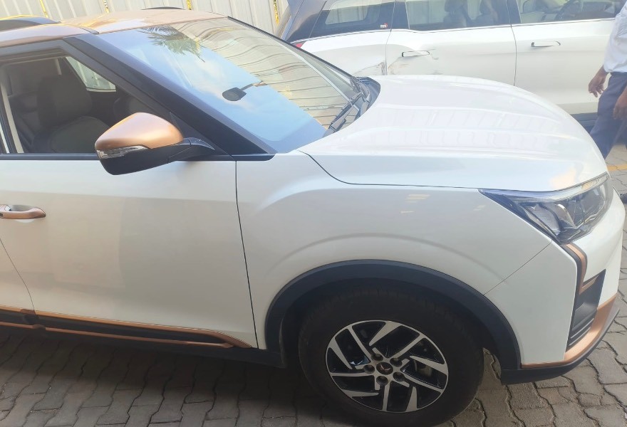 Buy Used Mahindra XUV400 EV EL Fast Charger of 2023 model @ 14,00,000 ...