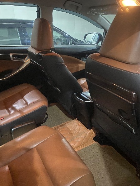 Buy Used Toyota Innova Crysta 2.7 GX MT BSIV of 2018 model @ 14,00,000 ...