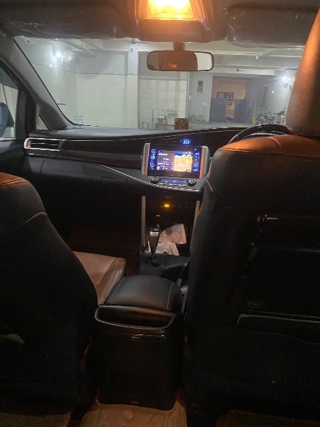 Buy Used Toyota Innova Crysta 2.7 GX MT BSIV of 2018 model @ 14,00,000 ...