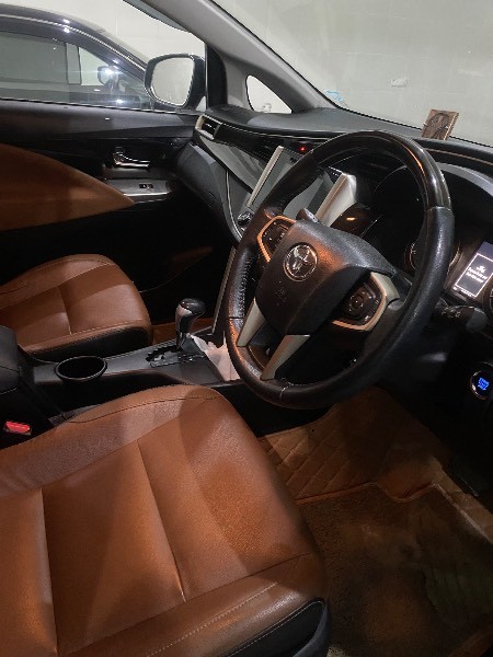 Buy Used Toyota Innova Crysta 2.7 GX MT BSIV of 2018 model @ 14,00,000 ...