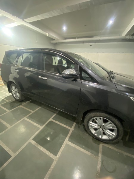 Buy Used Toyota Innova Crysta 2.7 GX MT BSIV of 2018 model @ 14,00,000 ...
