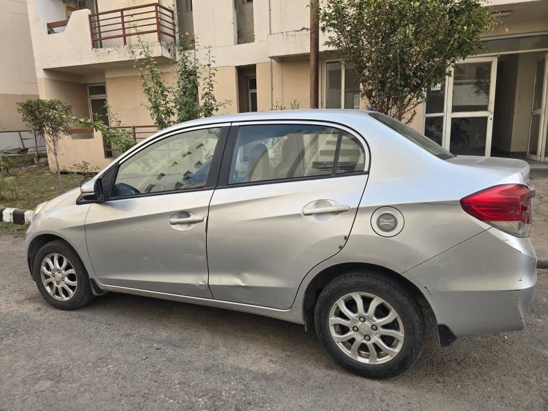 Buy Used Honda Amaze VX i-Vtech of 2015 model @ 3,50,000 INR in ...