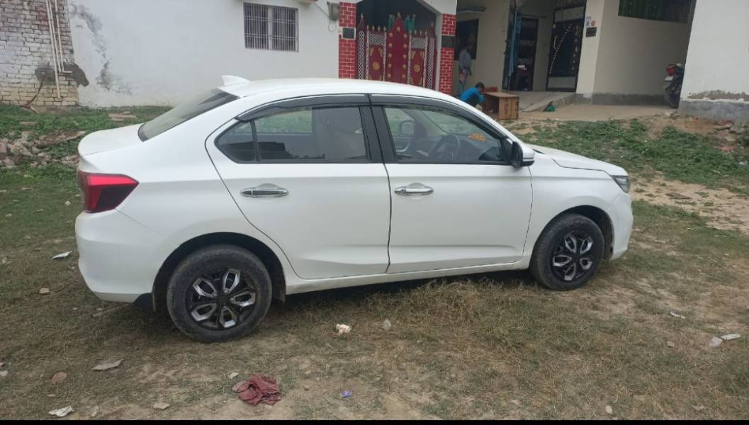 Used 2022 Honda Amaze 2nd Gen Petrol Manual in Varanasi at ₹6.20 Lakh ...
