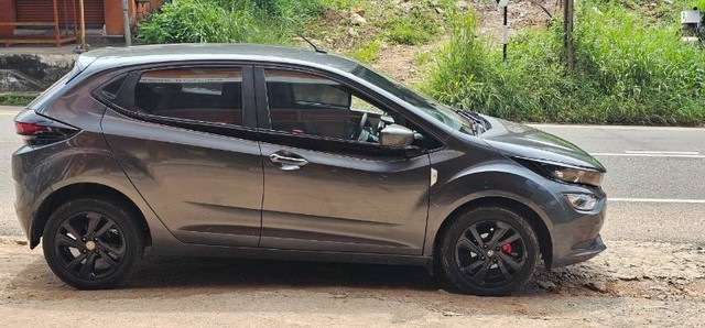 Used 2022 Tata Altroz Petrol Manual in Thiruvananthapuram at ₹6 Lakh ...