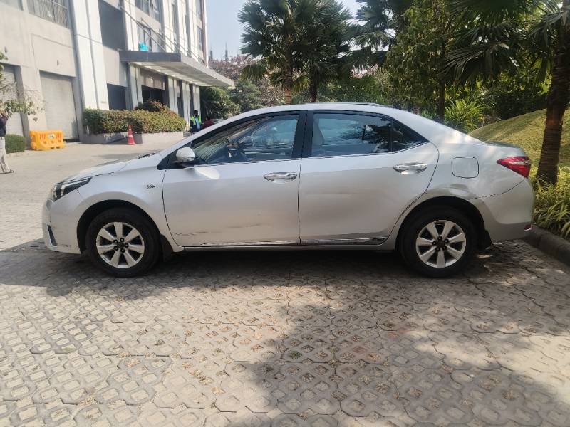Buy Used Toyota Corolla Altis G MT of 2015 model @ 4,50,000 INR in ...