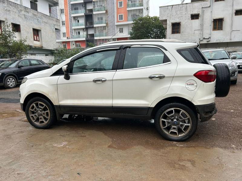 Buy Used Ford Ecosport 1.5 Diesel Titanium BSIV of 2017 model @ 4 ...
