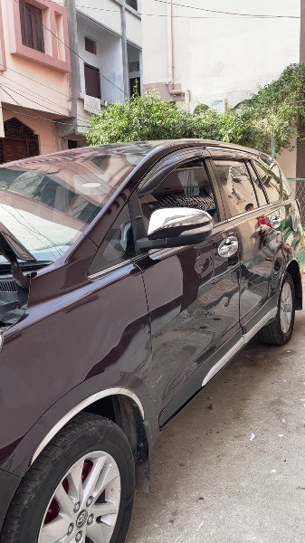 Buy Used Toyota Innova Crysta 2.4 G MT BSIV of 2018 model @ 16,00,000 ...