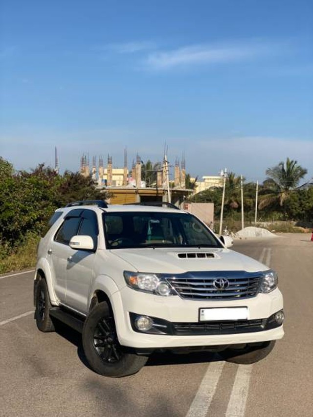 Used 2015 Toyota Fortuner Diesel Manual in Mysore at ₹13.50 Lakh - CarDekho