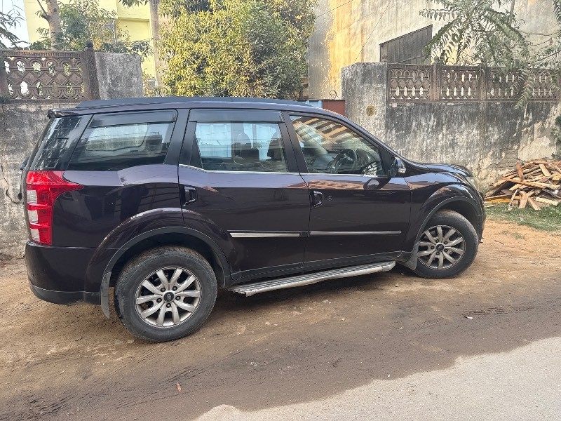 Used 2016 Mahindra XUV500 Diesel Manual in Jaipur at ₹6.40 Lakh - CarDekho