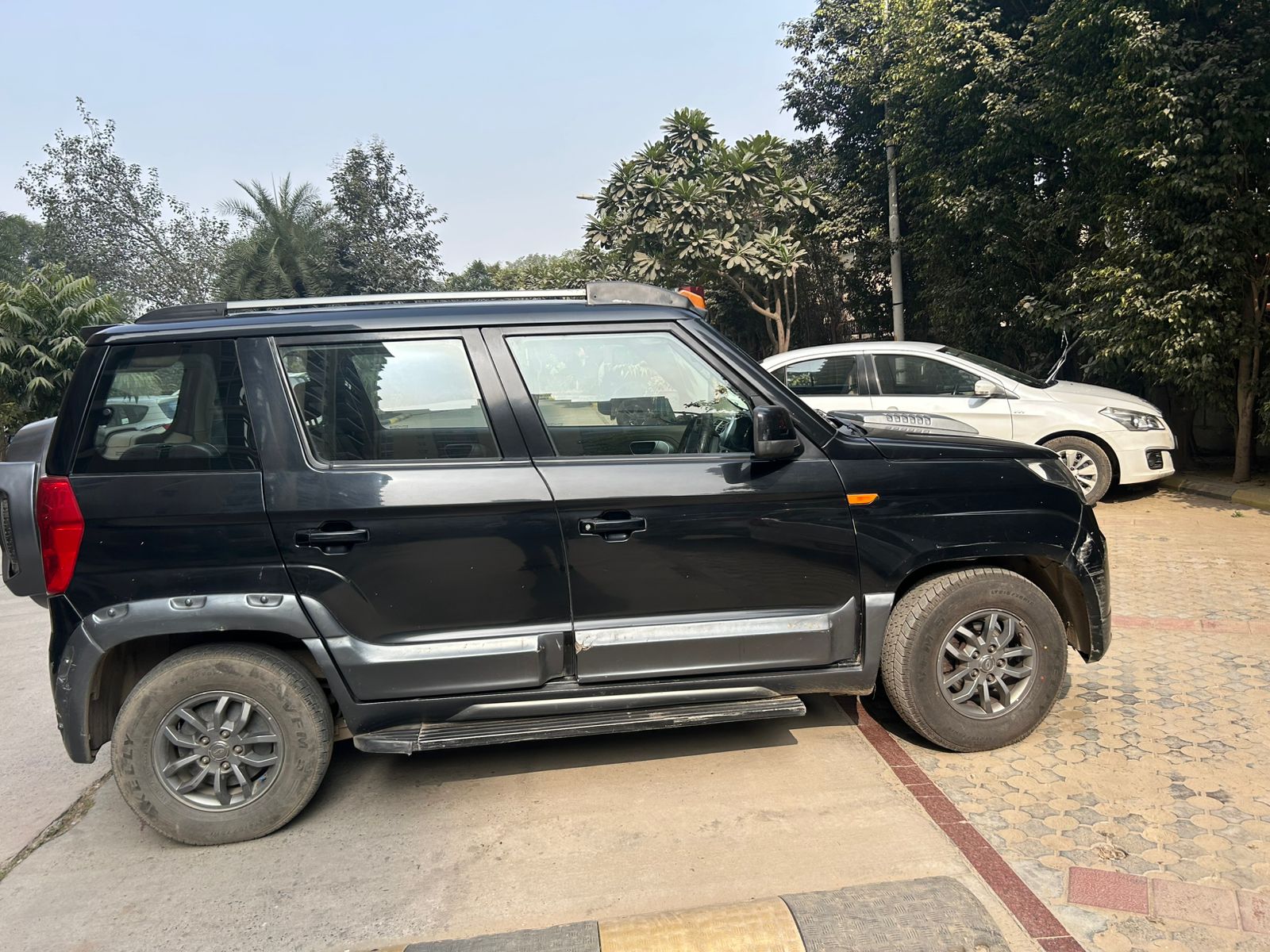 Buy Used Mahindra TUV 300 T10 of 2018 model @ 4,50,000 INR in Faridabad ...