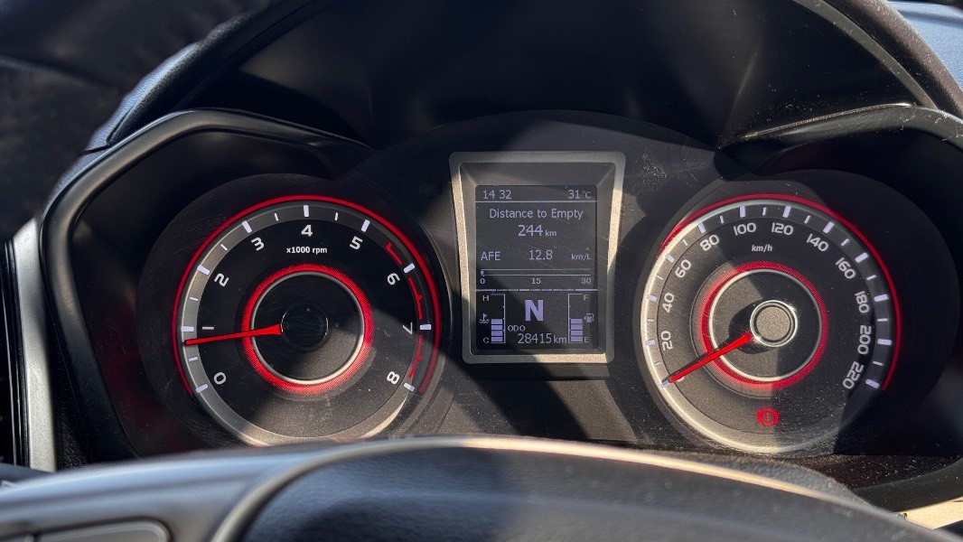 Buy Used Mahindra XUV300 W8 of 2024 model @ 12,00,000 INR in Delhi ...