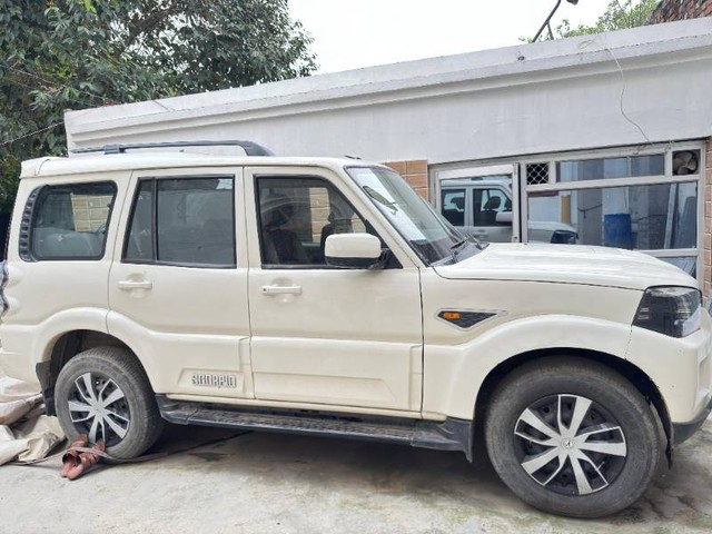 Used 2016 Mahindra Scorpio Diesel Manual in Lucknow at ₹8 Lakh - CarDekho