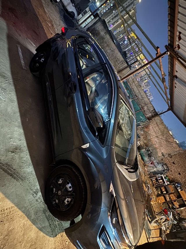 Used 2021 Tata Altroz Petrol Manual in New Delhi at ₹3.58 Lakh - CarDekho