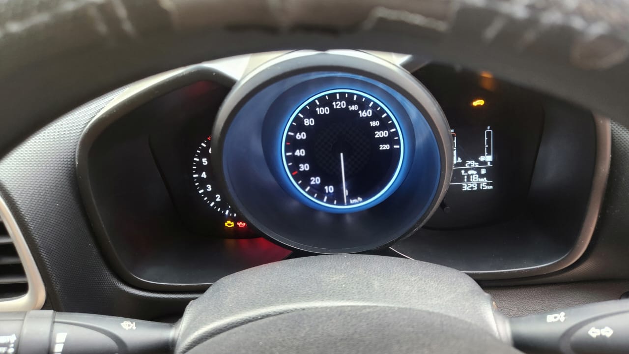 Buy Used Hyundai Venue S of 2021 model @ 7,50,000 INR in Chennai - 5064475 - ZigWheels.com