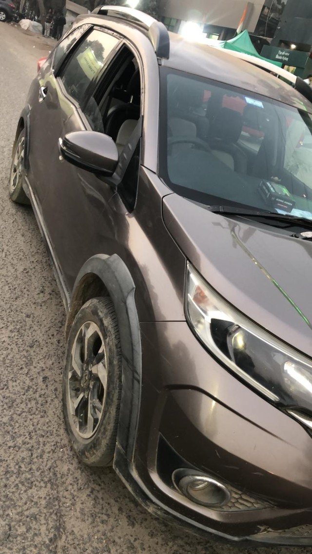 Used 2016 Honda BR-V Petrol Automatic in New Delhi at ₹4.50 Lakh - CarDekho