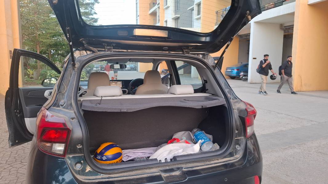 Buy Used Hyundai Grand i10 Nios Sportz Opt of 2025 model @ 7,00,000 INR in Pune - 5066314 ...