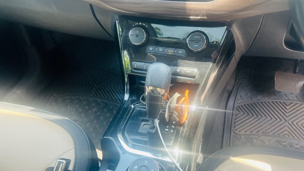 Buy Used Tata Nexon XMA S AMT Diesel BSVI of 2022 model @ 7,99,000 INR ...