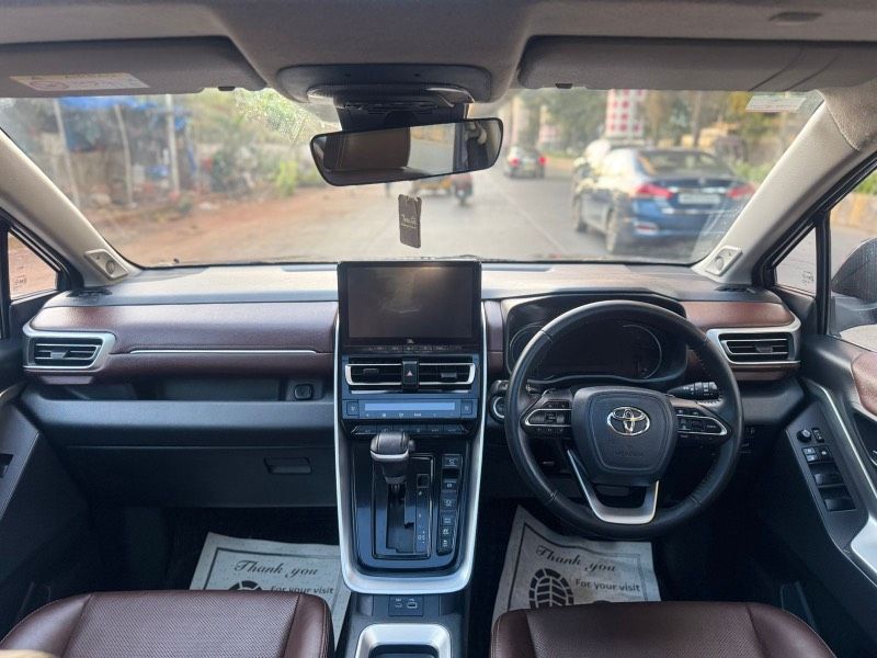 Buy Used Toyota Innova Hycross ZX Hybrid of 2025 model @ 29,50,000 INR ...