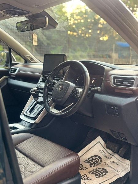 Buy Used Toyota Innova Hycross ZX Hybrid of 2025 model @ 29,50,000 INR ...