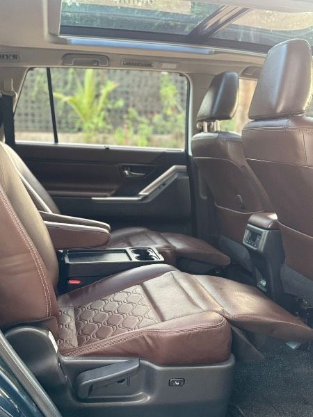 Buy Used Toyota Innova Hycross ZX Hybrid of 2025 model @ 29,50,000 INR ...