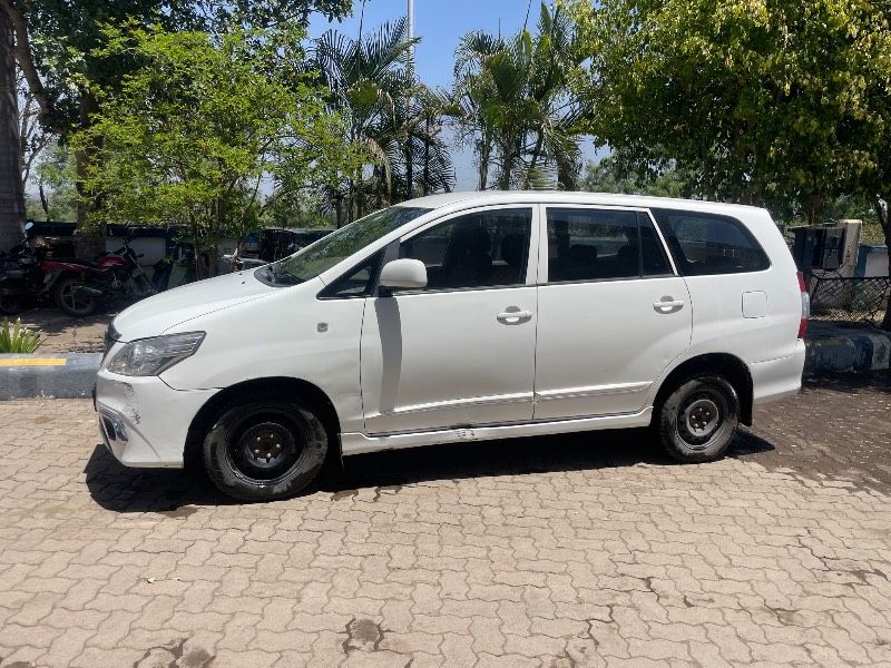 Buy Used Toyota Innova 2.5 G Diesel 7 Seater BS IV of 2014 model @ 6,00 ...