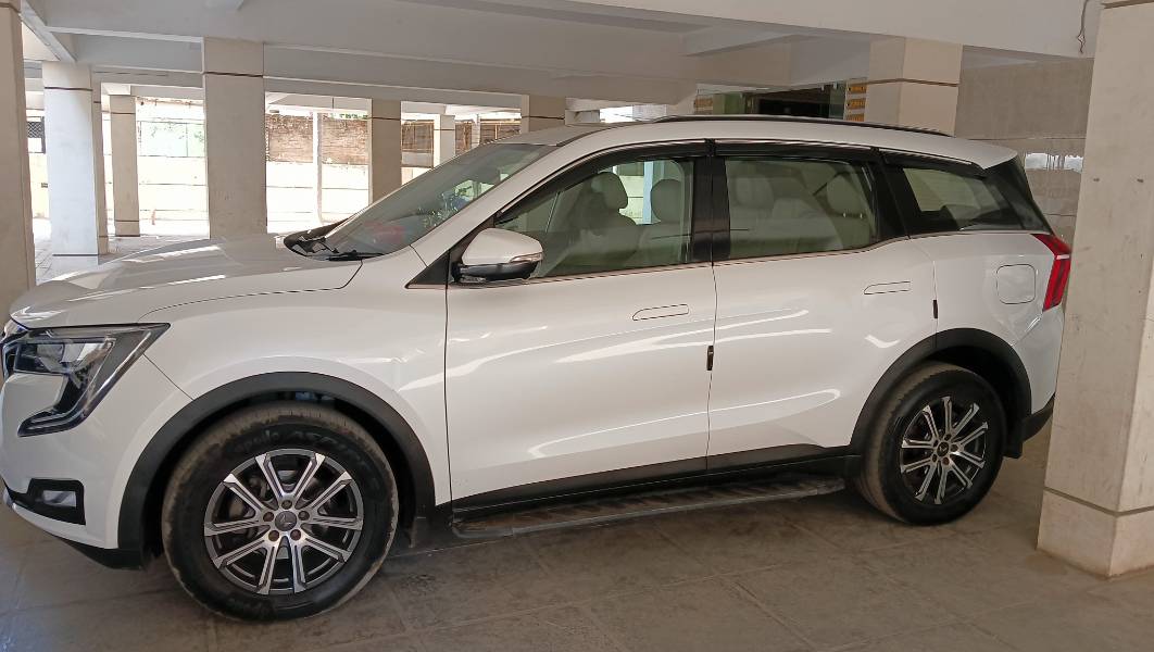 Buy Used Mahindra XUV700 AX7 AT Luxury Pack BSVI of 2022 model @ 20,00 ...