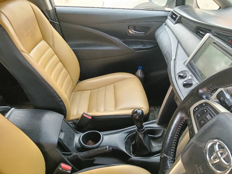 Buy Used Toyota Innova Crysta 2.4 G MT of 2020 model @ 14,00,000 INR in ...