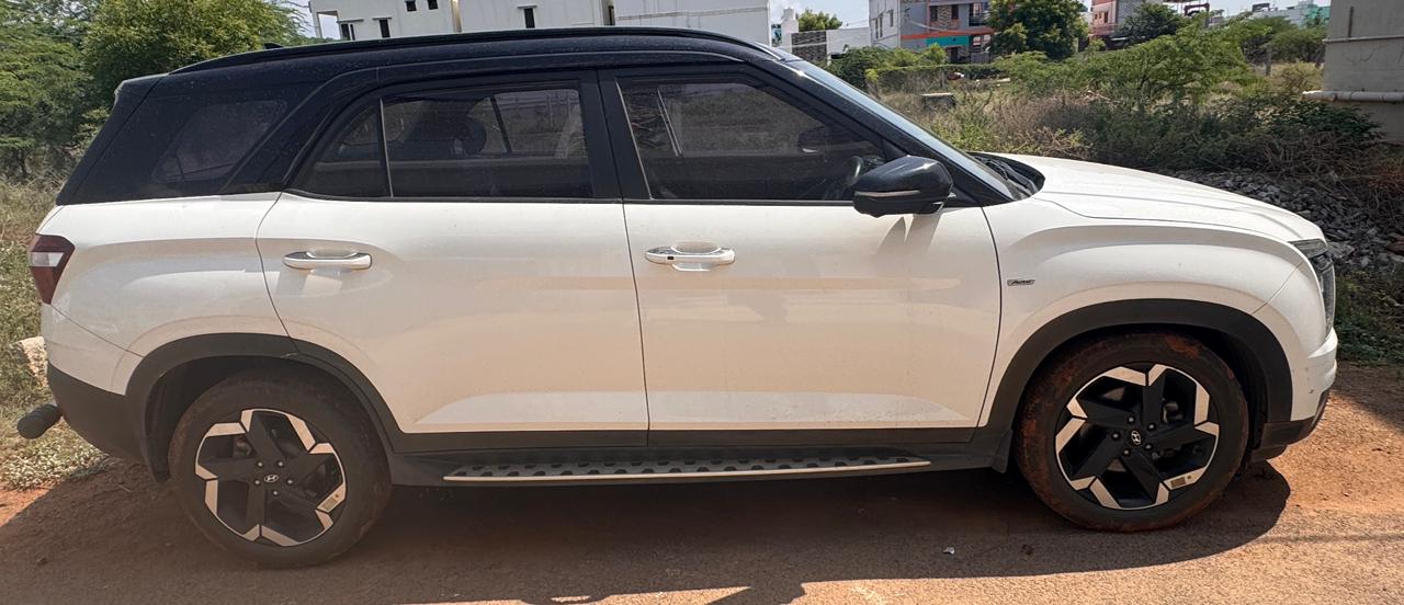 Buy Used Hyundai Alcazar Signature Dual Tone Diesel AT of 2022 model ...