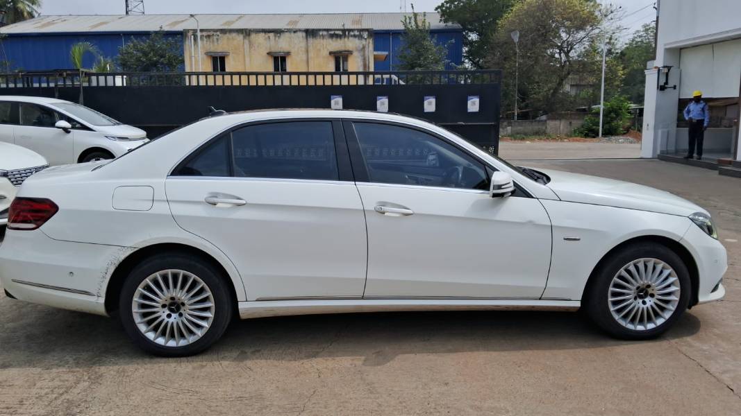 Buy Used Mercedes-Benz E-Class E350 CDI Avantgrade of 2017 model @ 27 ...