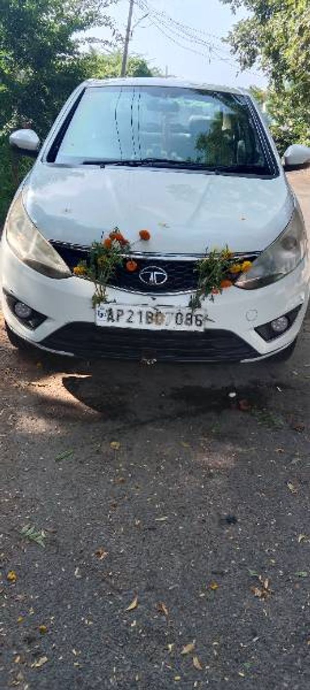 ताडिपत्री में ₹3.50 लाख से 2 पुरानी Tata Zest कारें - बेहतरीन कीमतों पर ...