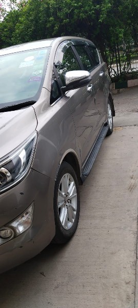 Buy Used Toyota Innova Crysta 2.4 ZX MT BSIV of 2018 model @ 12,60,000 ...