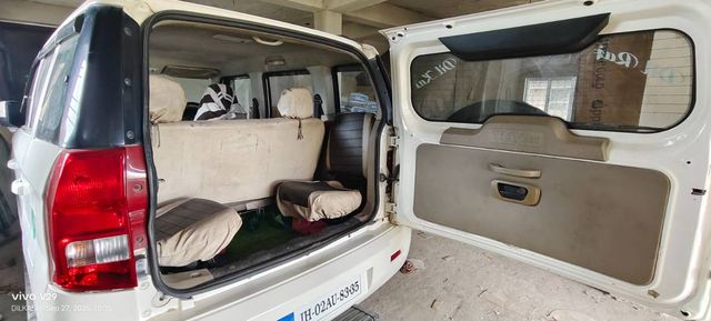 रांची में ₹4 लाख से 3 पुरानी Mahindra TUV 300 कारें - बेहतरीन कीमतों पर ...