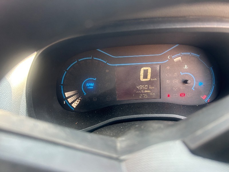 Buy Used Renault KWID 1.0 RXT Opt of 2021 model @ 3,45,000 INR in ...
