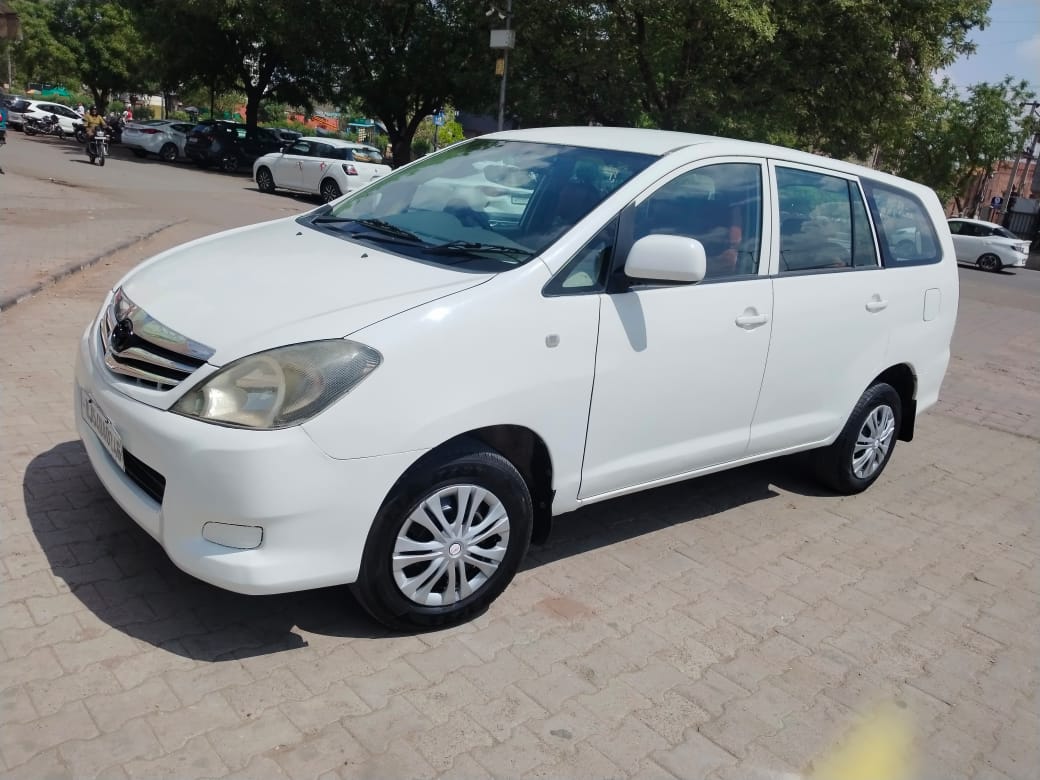 Buy Used Toyota Innova 2.5 G Diesel 7 Seater BS III of 2011 model @ 5 ...