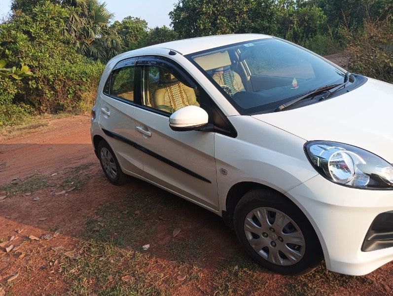 Buy Used Honda Brio S MT of 2015 model @ 2,30,000 INR in Midnapore ...