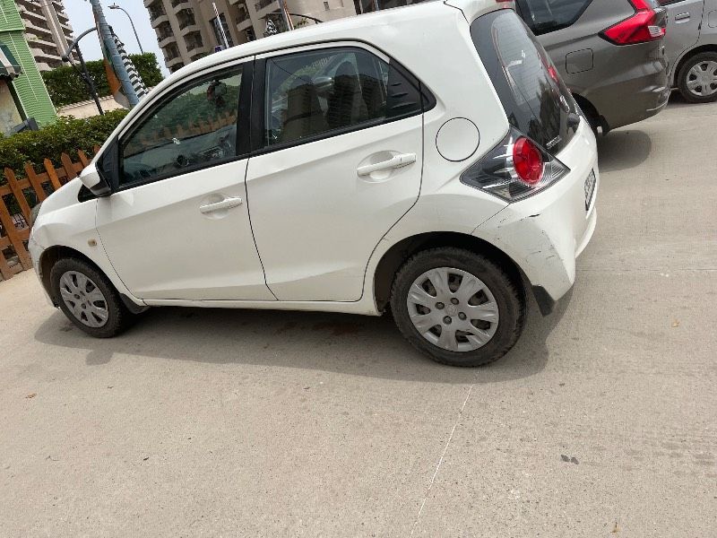 Buy Used Honda Brio S MT of 2013 model @ 2,50,000 INR in Bangalore ...