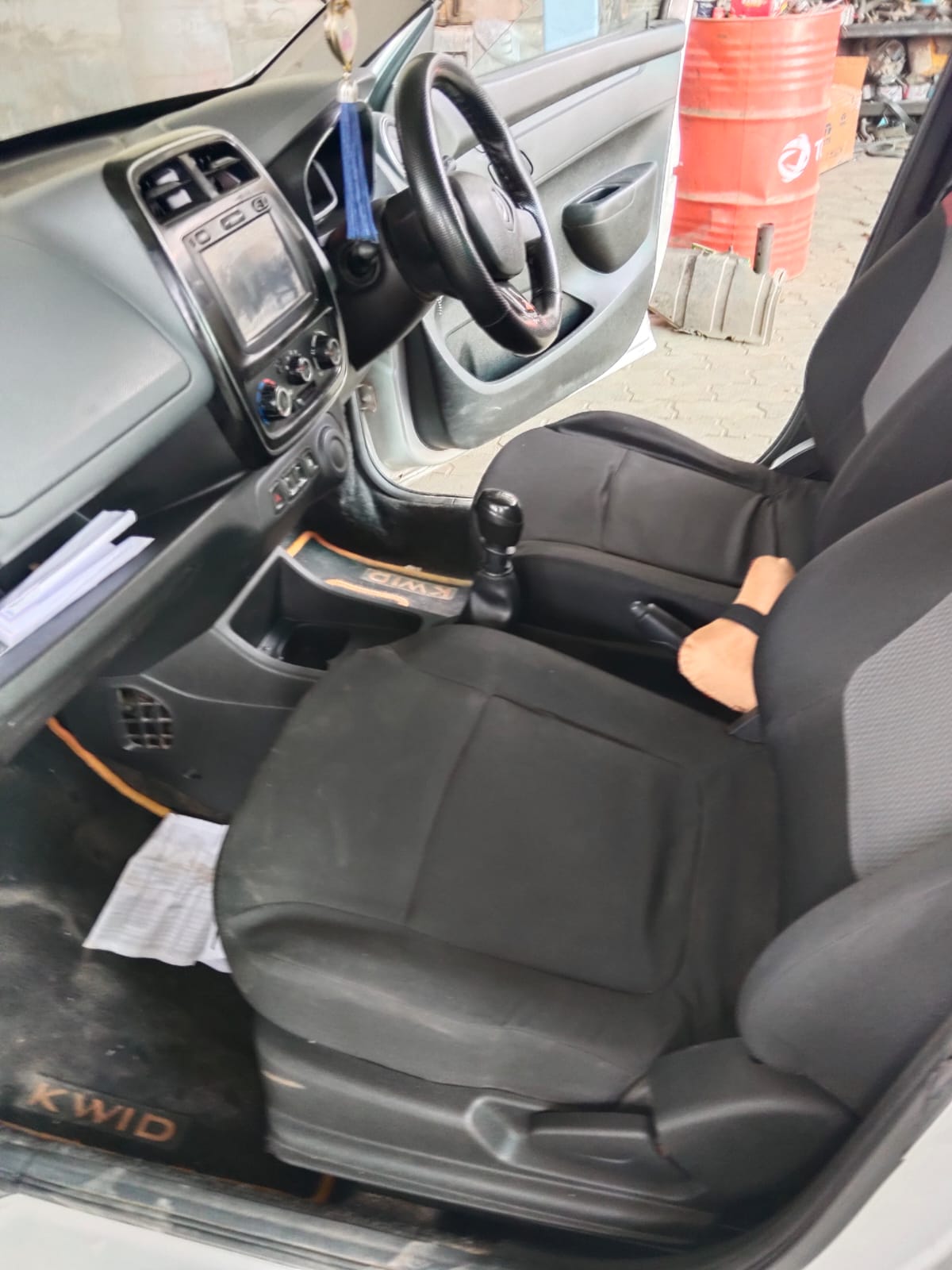 Buy Used Renault KWID 1.0 RXT of 2017 model @ 2,80,000 INR in Jaipur ...