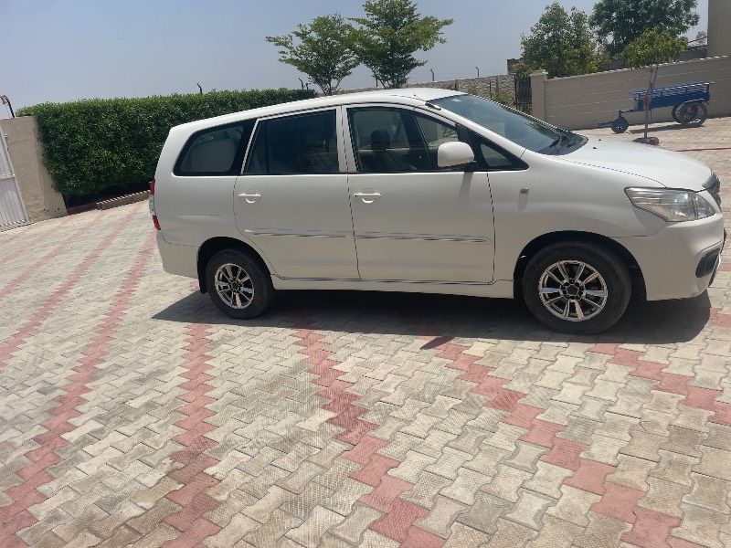 Buy Used Toyota Innova 2.5 GX Diesel 7 Seater BS IV of 2013 model @ 5 ...
