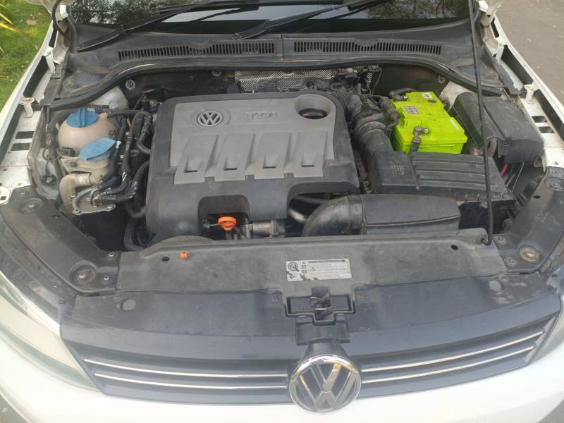 Buy Used Volkswagen Jetta 2.0L TDI Highline AT of 2013 model @ 4,00,000 ...