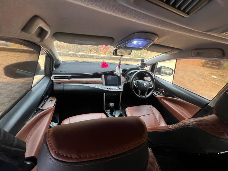 Buy Used Toyota Innova Crysta 2.8 ZX AT BSIV of 2016 model @ 13,00,000 ...