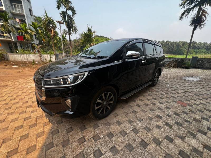 Buy Used Toyota Innova Crysta 2.8 ZX AT BSIV of 2016 model @ 13,00,000 ...
