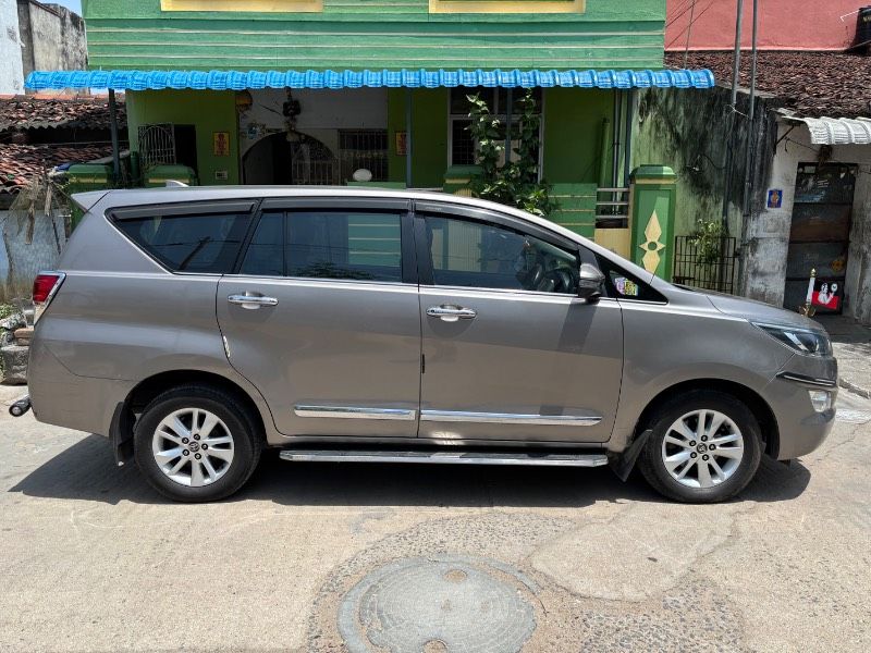 Used Toyota Innova Crysta 2.4 VX MT 8S BSIV Car in Kanchipuram, 2017 ...